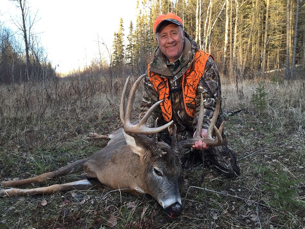 Manitoba Canada Trophy Whitetail Deer Hunts
